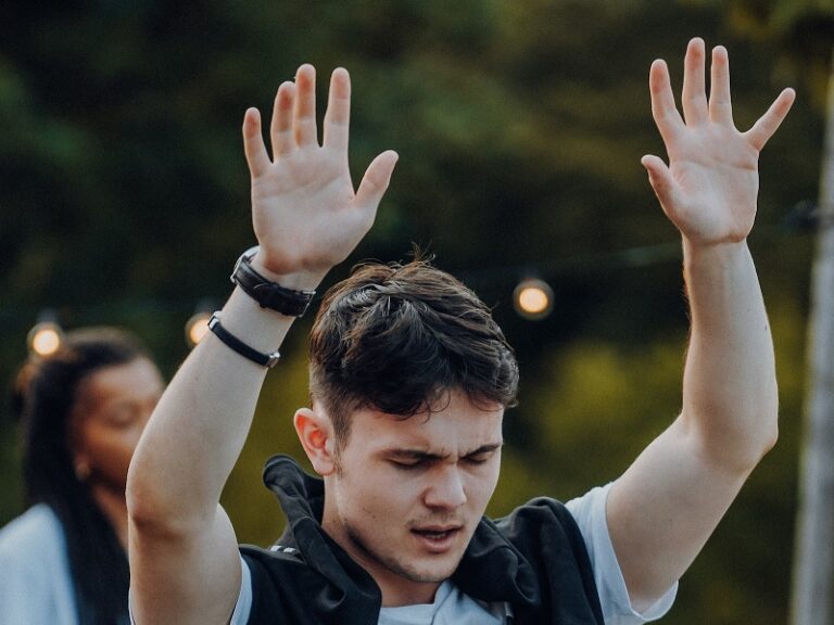 5 Ways to Show Respect to Others (and Why You Should!)